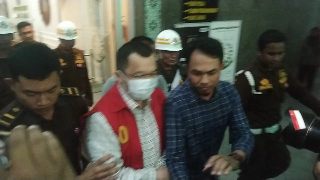 Tersandung Kasus Dugaan Korupsi, Mantan Ketum KONI Sumsel Resmi Ditahan ... Tersandung Kasus Dugaan Korupsi, Mantan Ketum KONI Sumsel Resmi Ditahan ...